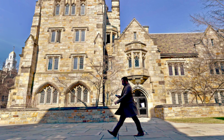 How To Get Into Colleges: A Step-by-Step Guide To College Admissions ...